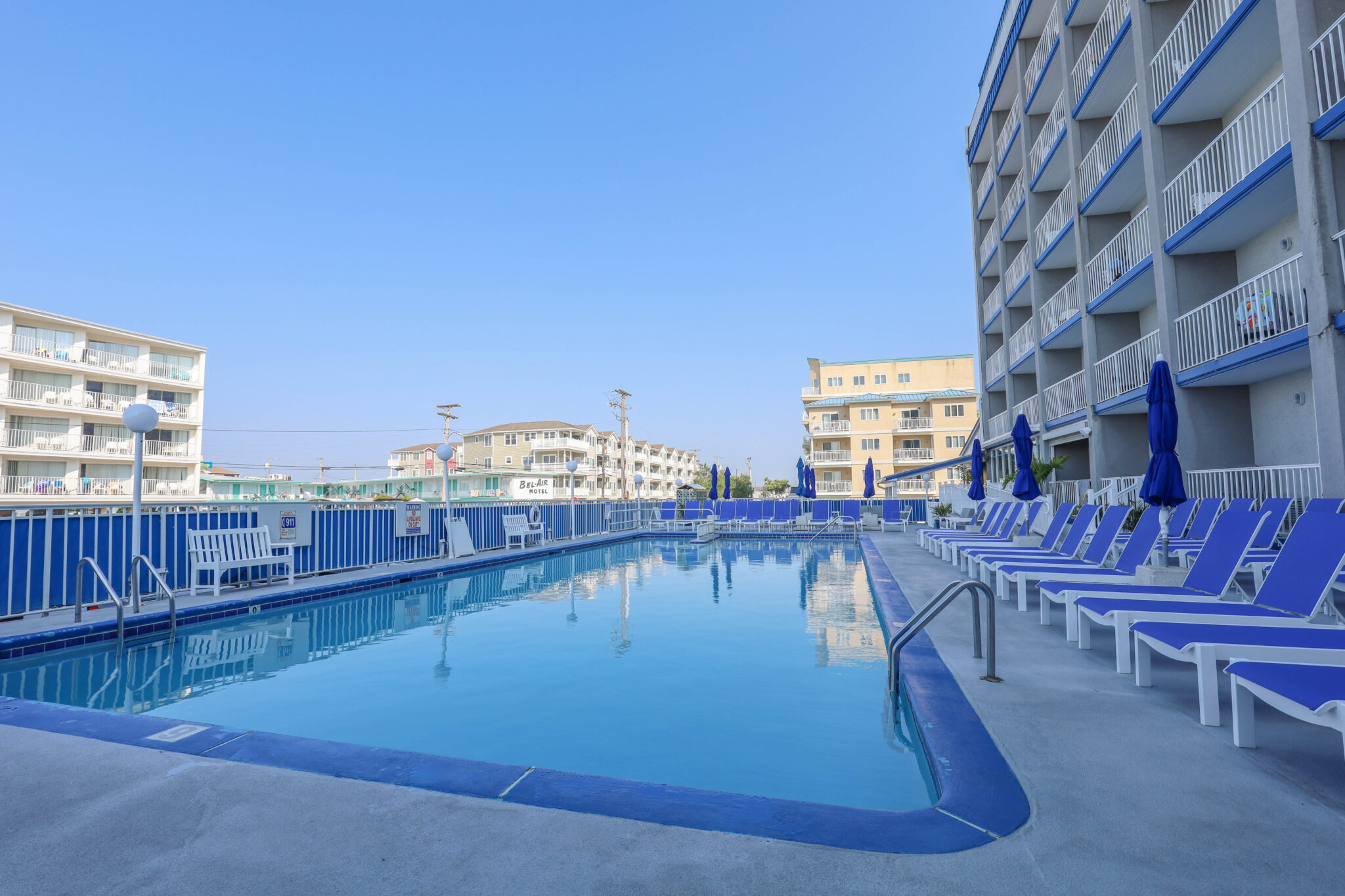 Pool Area - Adventurer Oceanfront Inn