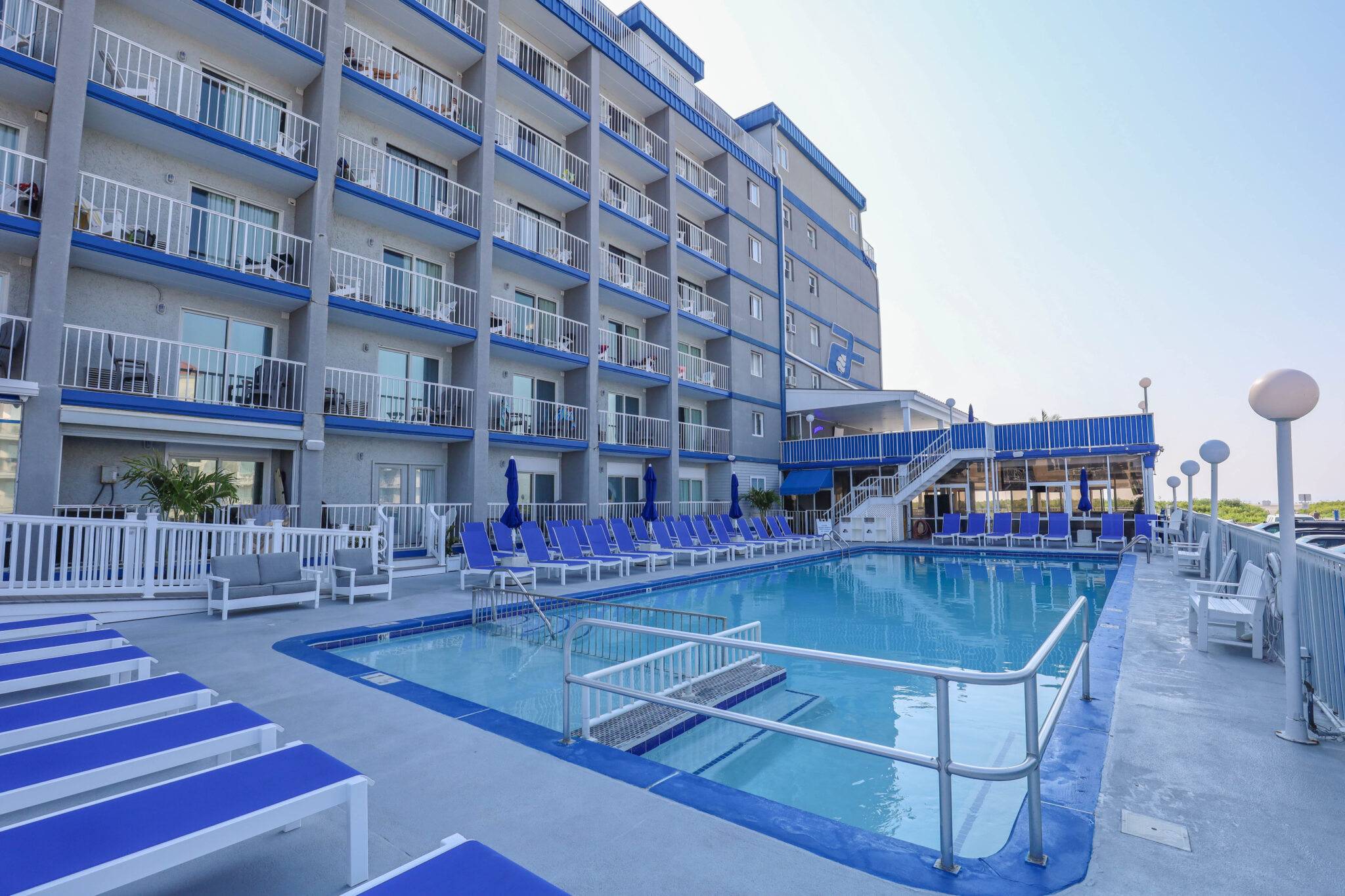 Pool Area - Adventurer Oceanfront Inn