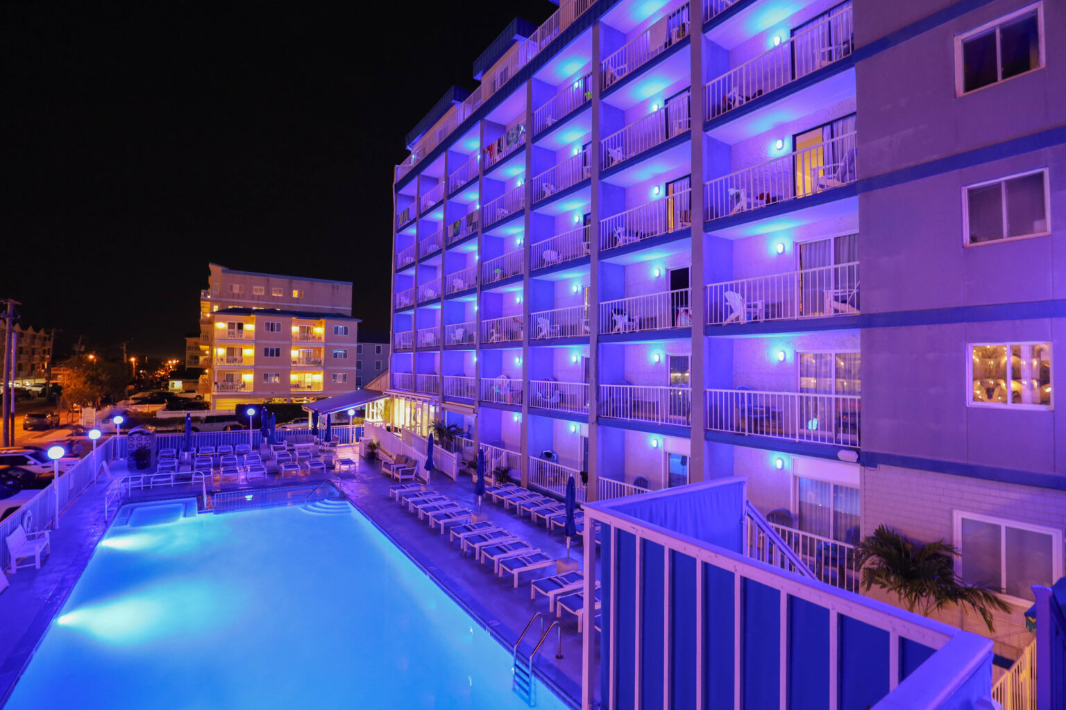 Pool Area - Adventurer Oceanfront Inn